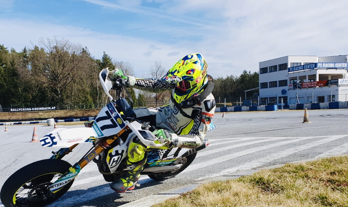 PS Racing Center - 2-Rad fahren